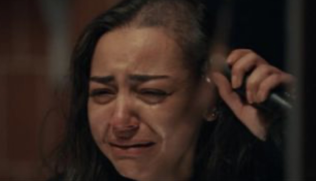 إلهام شاهين عن حلاقة ابنة أختها شعرها في «إمبراطورية ميم «أجن مني