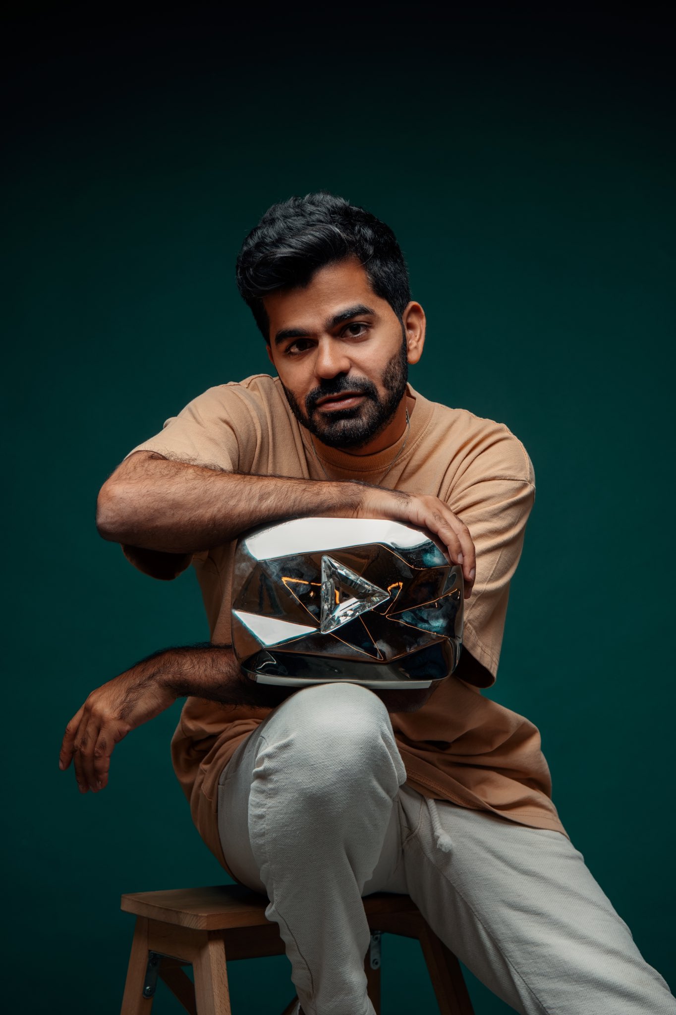 وزير السياحة يجدد دعوته لليوتيوبر الأردني جو حطّاب لزيارة الأردن ...